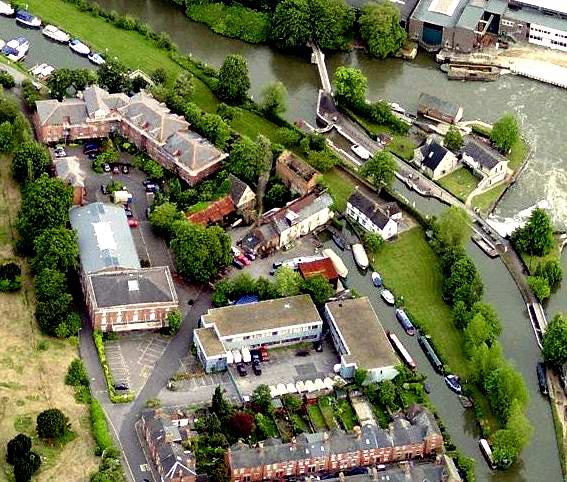 Osney Mill Marina – A marina hidden in the heart of Oxford